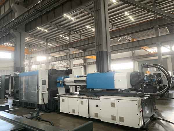 Maintenance of injection molding machine hydraulic system and cylinder ...